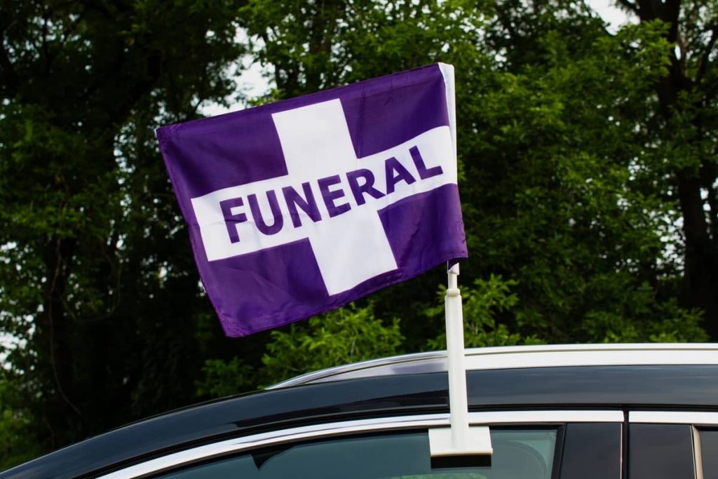 Lead Car Funeral Flags – Vischer Funeral Supplies